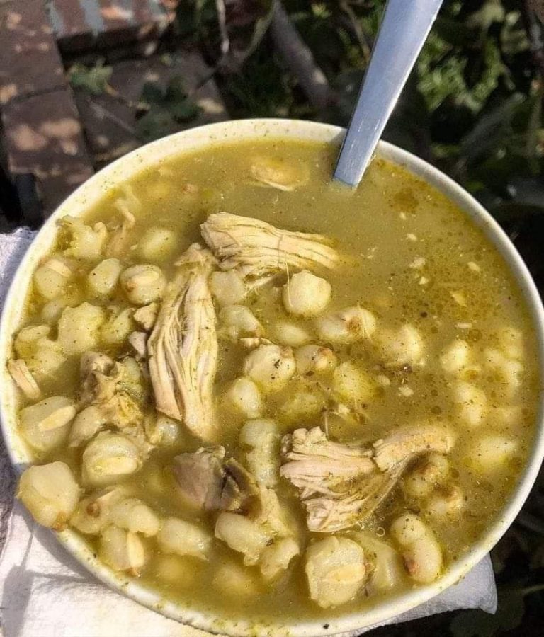 Pozole Verde de Pollo (Green Mexican Hominy and Chicken Soup) – Easy ...